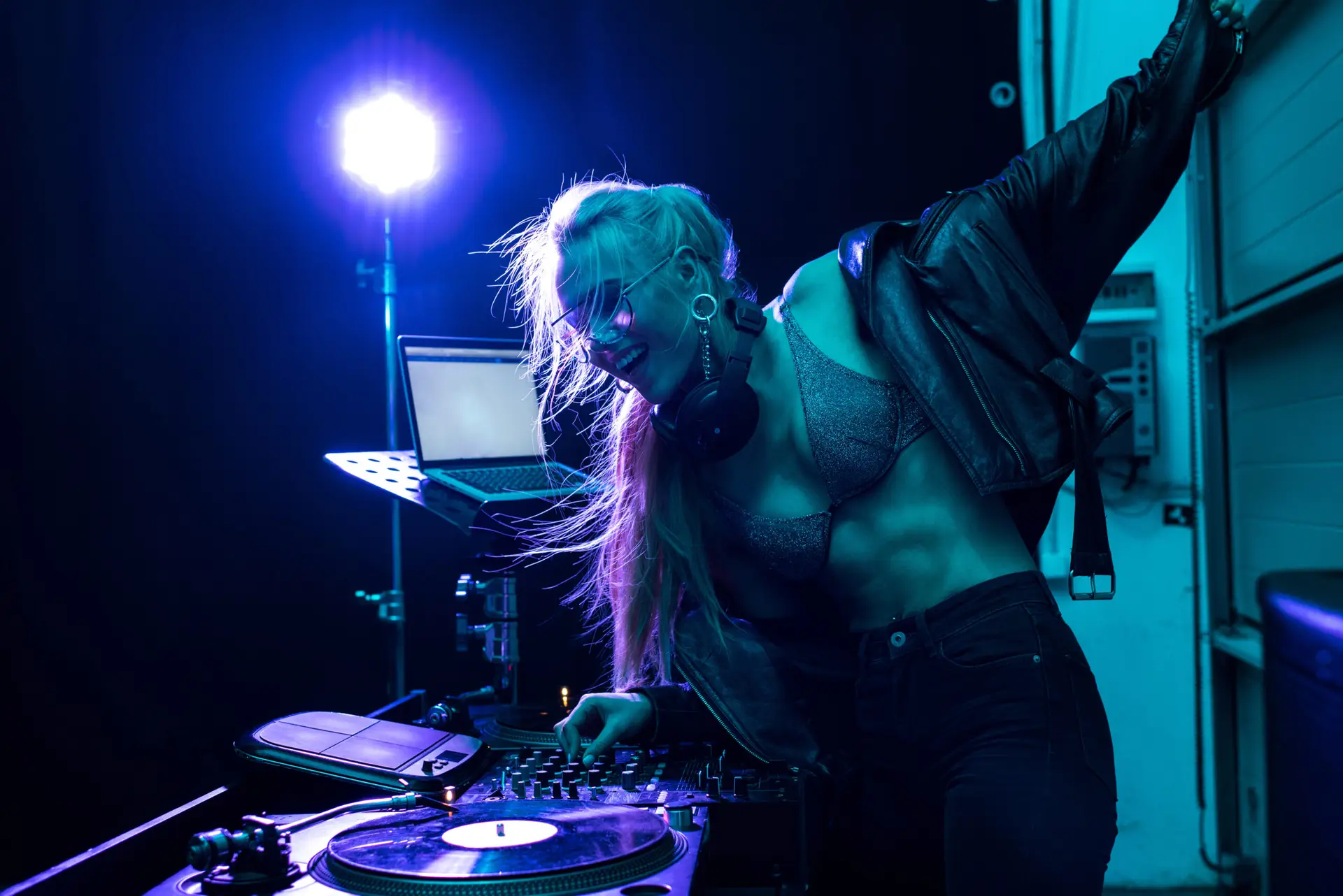 DJ polttareihin – Nosta tunnelma kattoon! - DJ Helsinki