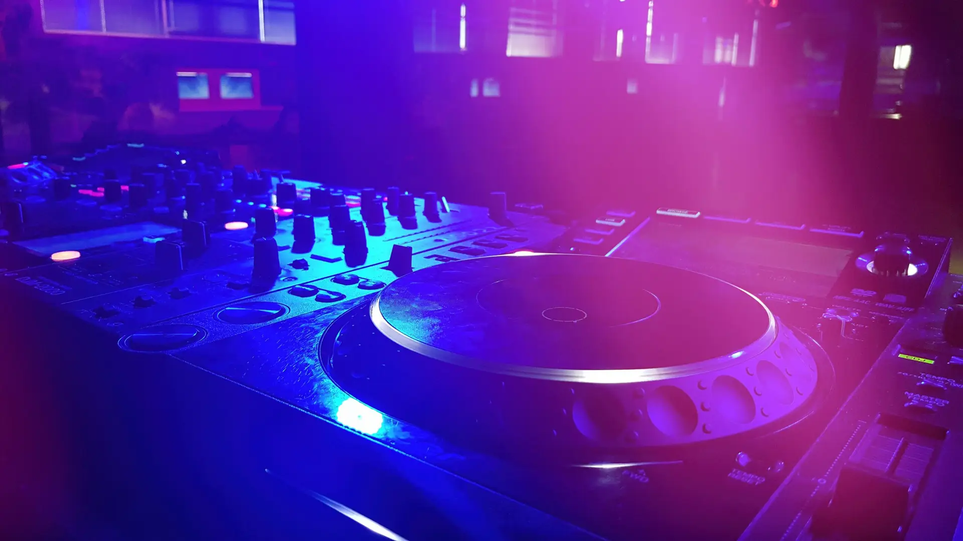 DJ Helsinki – DJ ja karaoke juhliin ja tapahtumiin